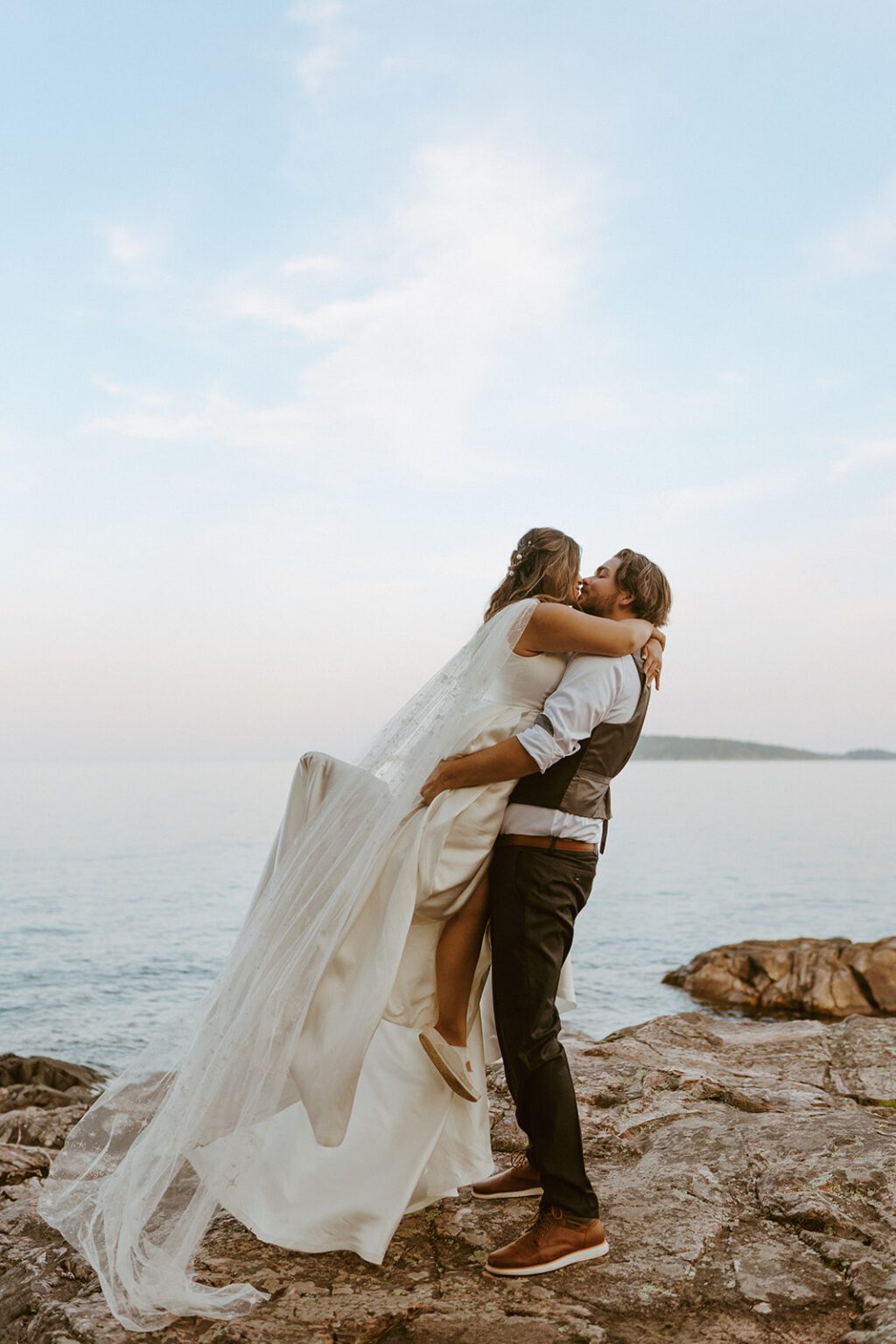 How to Plan your Michigan Elopement - morgangust.com